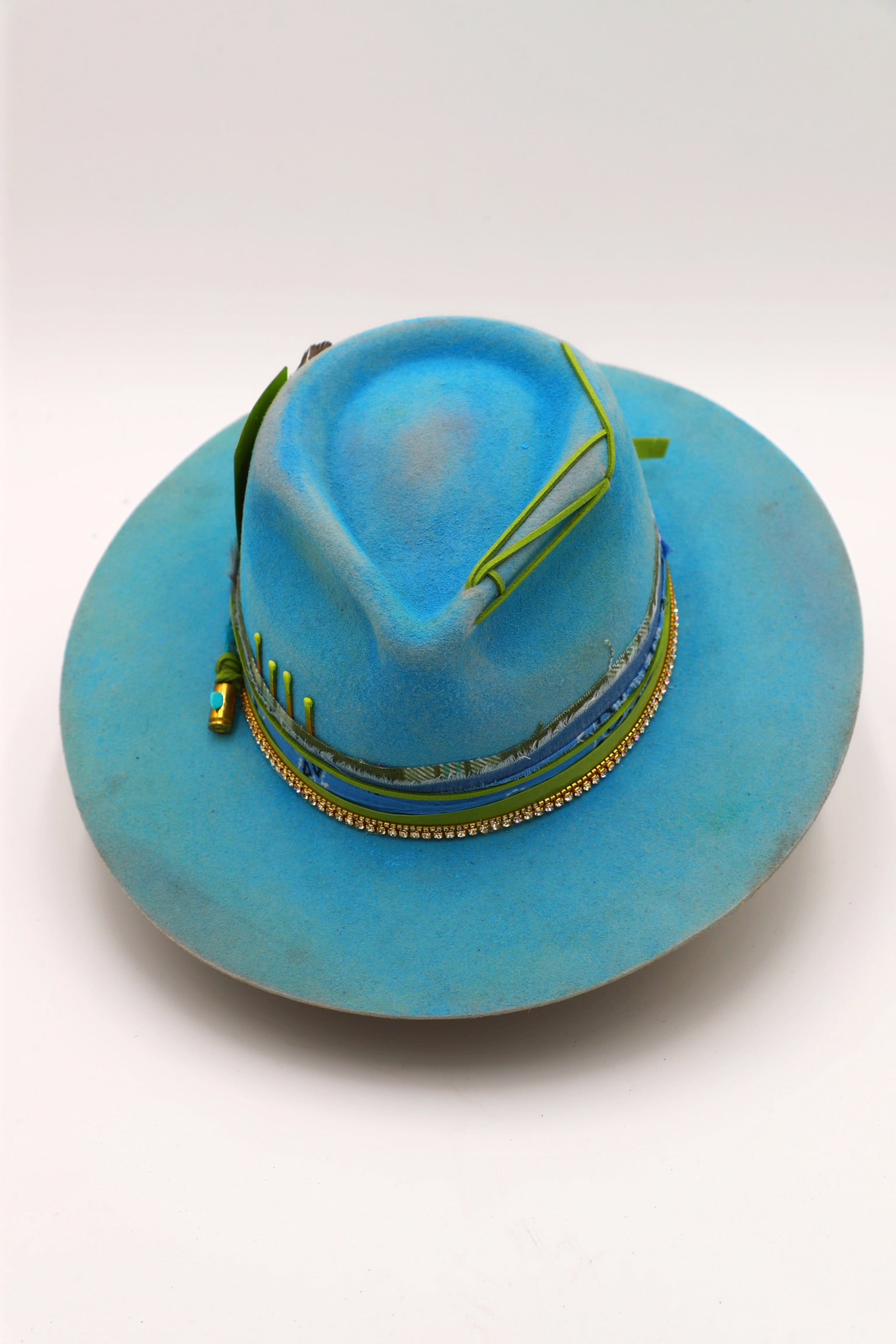 FEELING BLUE – Travis Austin
